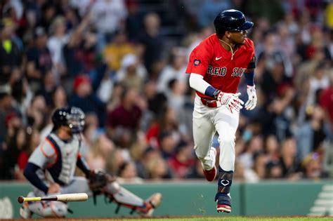 Making Adjustments On The Fly Ceddanne Rafaela Is Making His Hits