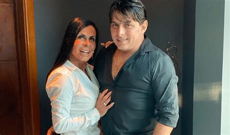Gretchen abre o jogo e dá detalhes sobre vida íntima seu 18º marido