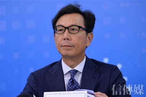 新台幣暴力升值壓力四起 蔡明忠：希望壽險業的傷害只是這麼一拳 信傳媒