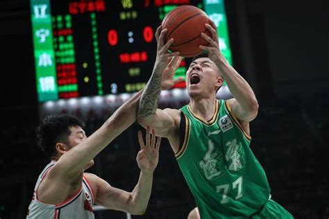 Cba半决赛开赛，辽粤对决辽宁队拔得头筹广东队比赛周琦