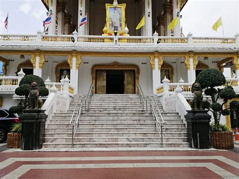 พระอุโบสถสามชั้นวัดสัมพันธวงศ์ เล่าเรื่อง วัดสัมพันธวงศ์