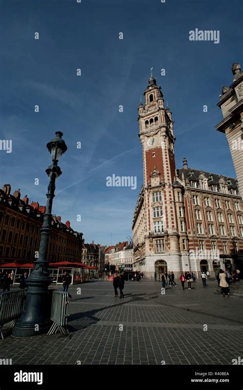 La Place Charles De Gaulle A Lille Fotos Und Bildmaterial In Hoher
