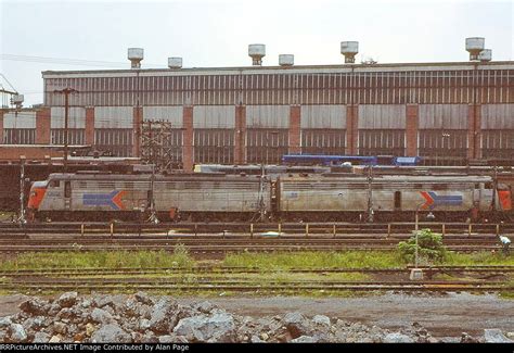 amtrak e 8a 438 and e 9a 420