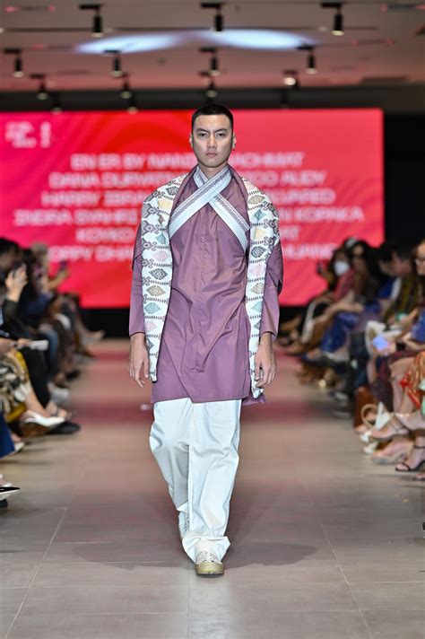 IFW 2023 Sagara Dari Timur Indonesia Fashion Week