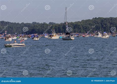 Trump Boat Parade At Lake Editorial Stock Image Image Of Water 195685659