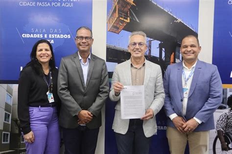 Prefeito De São Cristóvão Assina Contrato De R 24 Milhões Para