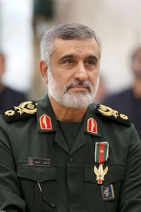 تصاویری خاص از شهید امیرعلی حاجی‌زاده، فرمانده هوافضای سپاه عکس