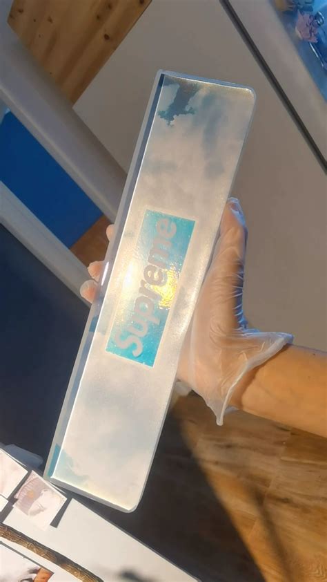 Supreme Keyboard Holder， Handmade Custom Resin Hand Support Keyboard