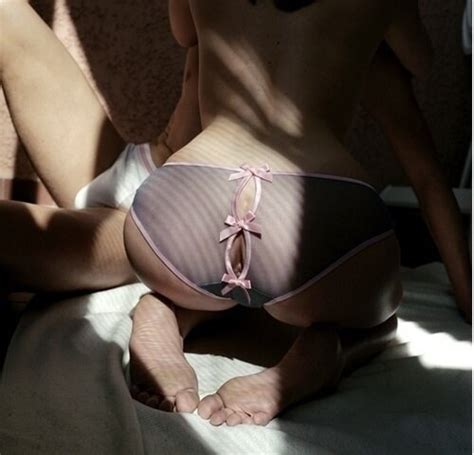 Sheer Black Peek Masterbonder