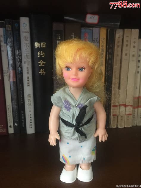 编号211号库存怀旧穿衣娃娃 胶皮玩具 7788商城七七八八商品交易平台