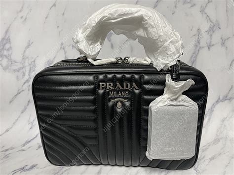 프라다 블랙 다이어그램 탑핸들 숄더백[정품 새상품] 숄더백 중고나라