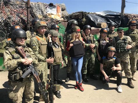 Известная украинская артистка дала концерт на «нулевой точке в Марьинке фото видео «ФАКТЫ