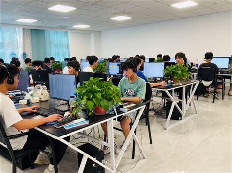 首批吃螃蟹的区域咋样了 全国 15 地建百度智能云数据标注基地 带动 1 万人高质量就业 极客公园