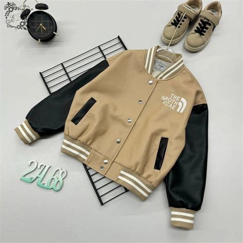 АЛЬБОМ ВЕРХНЯЯ ОДЕЖДА ДЛЯ МАЛЬЧИКОВ ОБНОВЛЕНИЕ АССОРТИМЕНТА РАСЦВЕТКИ ЯРКИЕ И МОДНЫЕ 2025