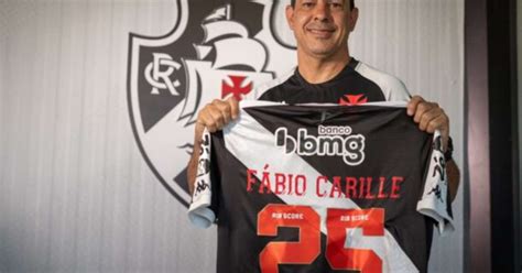 Carille Veste Camisa Do Vasco Pela Primeira Vez Expectativa Grande