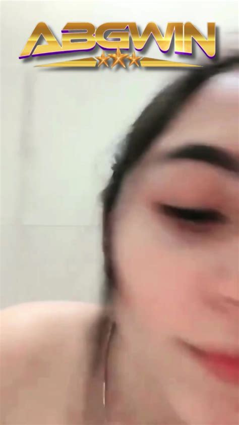 Selebgram Ini Berani Live Bugil Viral Kamu Pasti Kenal