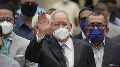 Najib Fails In Bid To Recuse Chief Justice From Presiding Over His