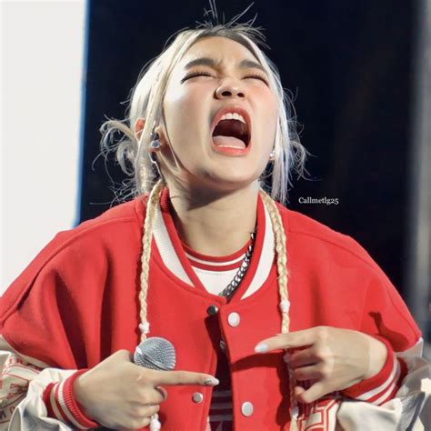 ปักพินโดย Atthawee Sridorkbuab ใน Punch 4eve ♥ น่ารัก กล้วย มีม