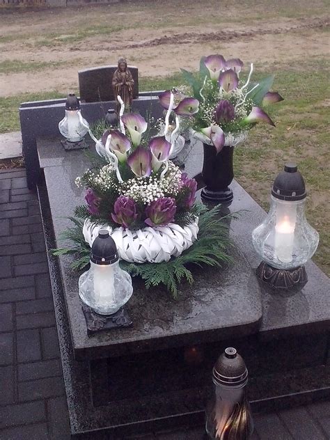 Stroik na cmentarz | Flower arrangements, Funeral flowers, Diy flowers