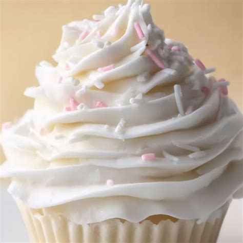 The Ultimate Fluffy Stabilized Whipped Cream That Never Falls