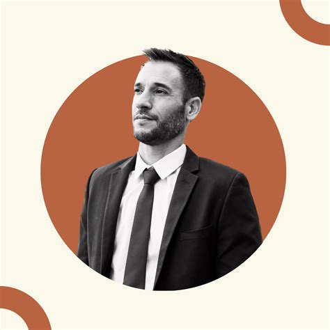 Free Linkedin Profile Picture Templates To Customize Online