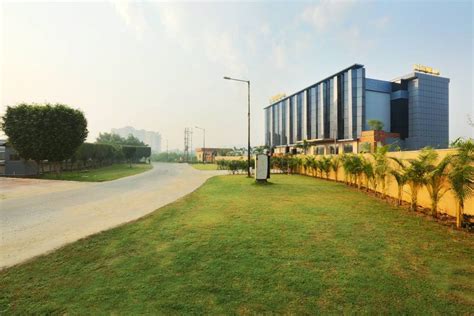 The Best Wedding Venues In Noida Weddingwire In