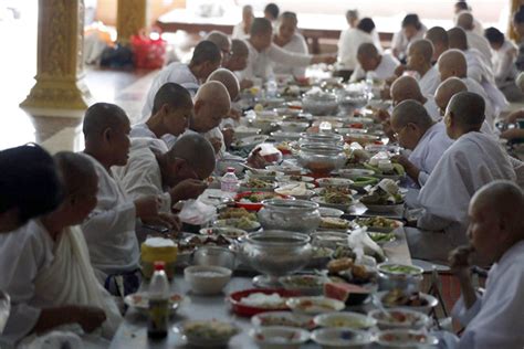 រូបថតប្រចាំសប្តាហ៍៖ រូបភាពស្អាតៗ នៃពិធីបុណ្យភ្ជុំបិណ្ឌ ឆ្នាំ២០១៩