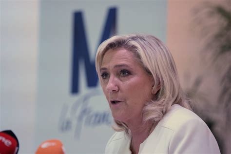 Présidentielle 2022 Marine Le Pen Visée Par Un Rapport Européen De