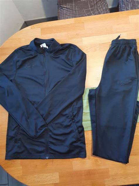 Nike Trenirka Nova 158 168cm Fant