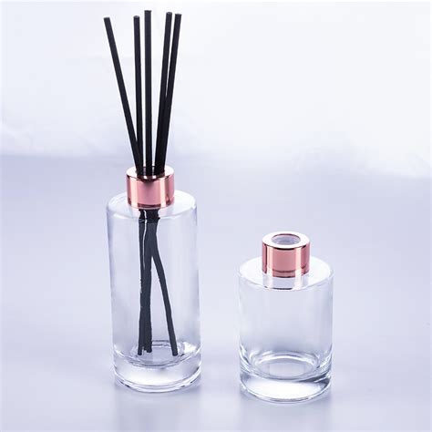 China Apothecary Reed Diffuser Bottle With Rattan Manufacturer And