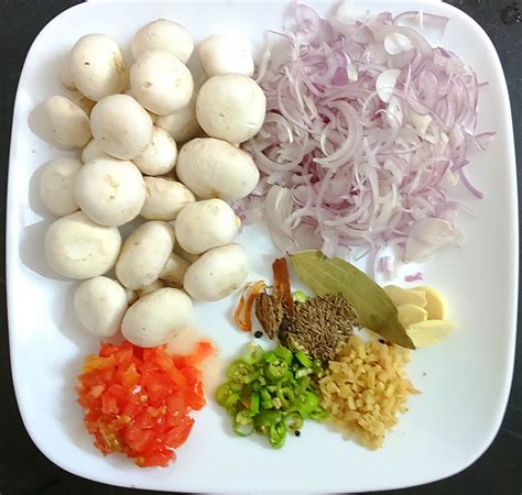 Mushroom Masala Indian Cooking Manual