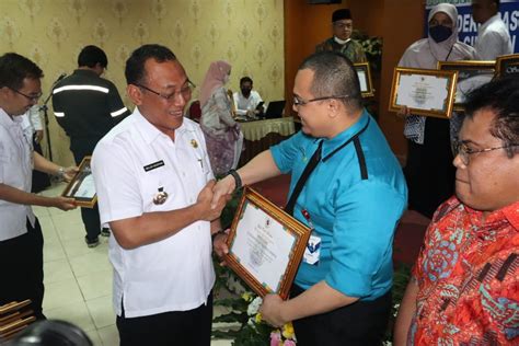 Rs Mata Achmad Wardi Terima Penghargaan Dari Pemerintah Kota Cilegon