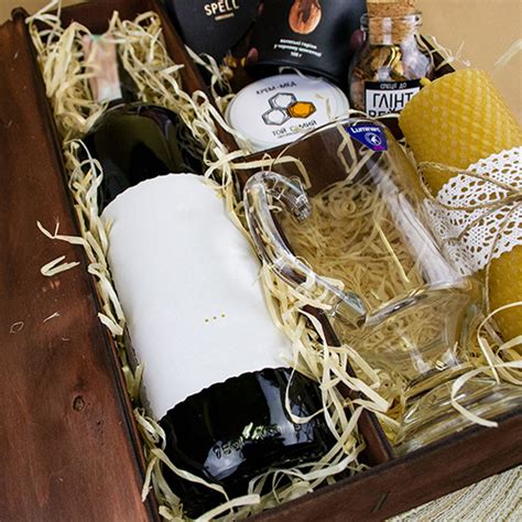 Подарункові набори на Новий рік новорічні бокси Box4you