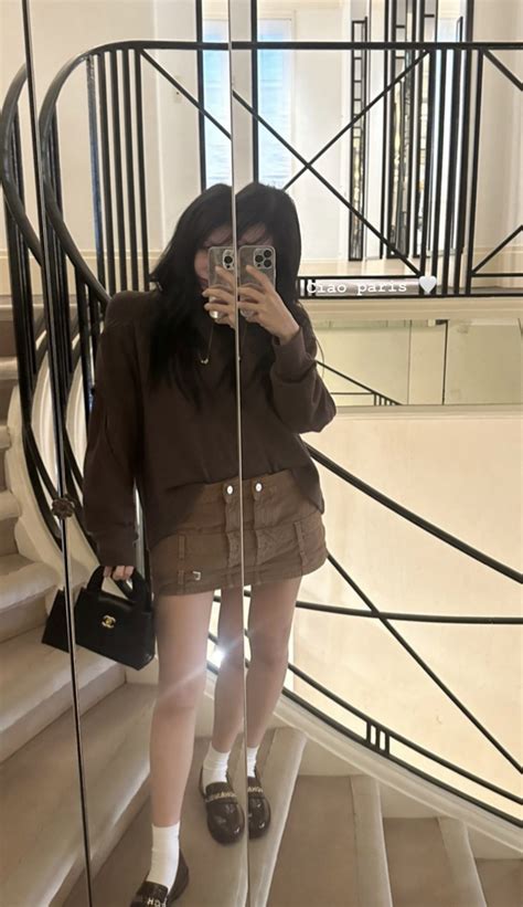 제니 공항패션 샤넬백 자크뮈스 스커트 머플러 더로우 로퍼 정보 네이버 블로그