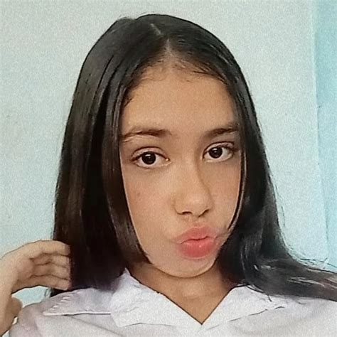 𝓒𝓪𝓶𝓲𝓵𝓲𝓽𝓪 camilita 10 Threads Say more