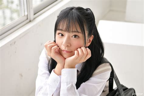 茜紬うた 紺色ハイソックスなプリスカ制服画像