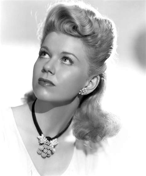 20 Fascinating Photos Of A Young Doris Day In The 1940s ~ Vintage Everyday