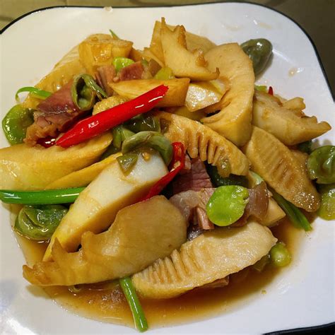 【咸肉春笋炒蚕豆的做法步骤图，怎么做好吃】晴天ysl下厨房