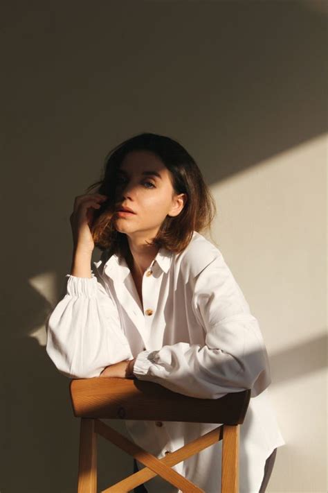 10 Poses En Casa Para Lucir Sexy Y Empoderada Este 2022 Artofit