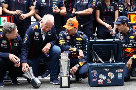 2023年f1比利时大奖赛正赛颁奖典礼：维斯塔潘夺冠 搜狐大视野 搜狐新闻