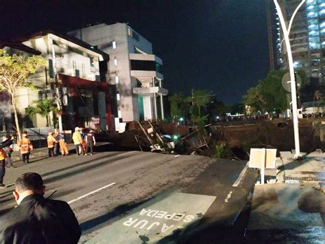 Jalan Gubeng Ambles Pemkot Surabaya Akan Cek Izin Pengerjaan Proyek RS