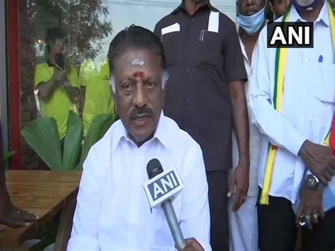 Former Tamil Nadu Cm O Panneerselvams Wife Vijayalakshmi Passes Away