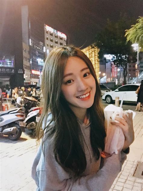 Nói gì thì nói con gái cứ dễ thương chết người thế này thì ai cũng đổ