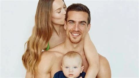 Adam Bardy Ako Z Reklamy Na LÁsku Nové Fotky S Dvojičkami