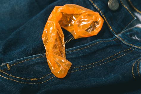 Stealthing Männer Ziehen Kondom Während Sex Aus Ohne Wissen Der Frau