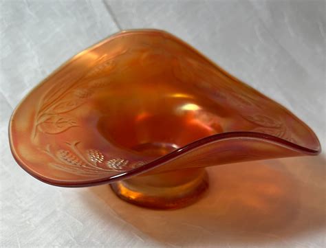 Antique Vintage Fenton Marigold Carnival Glass Berryleaf Pattern Bowl