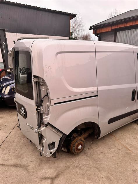 Błotnik Prawy Tył Ćwiartka Fiat Doblo II Opel Combo D FIAT DOBLO II OPEL COMBO D BŁOTNIK TYŁ