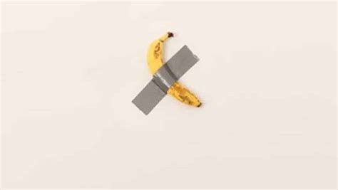 Arte un plátano con cinta adhesiva se vende por mil dólares en una galería de arte en