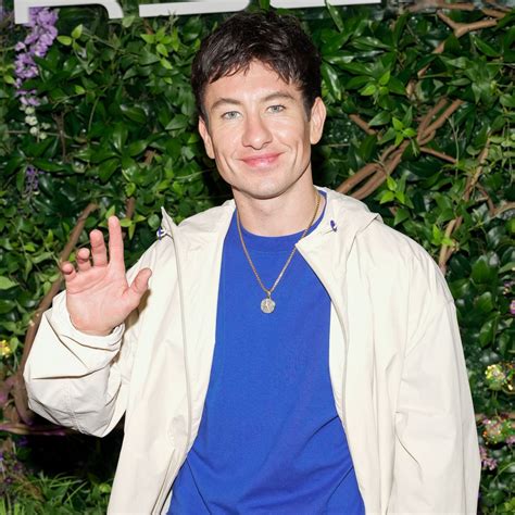 Barry Keoghan Se Acurruca Con El Encantador Hijo Brando De 2 Años