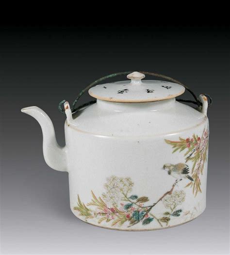 民国 粉彩花鸟纹茶壶江苏爱涛 2006大型艺术品拍卖会 江苏爱涛拍品价格图片拍卖专场拍卖会预展拍卖会结果卓克拍卖频道